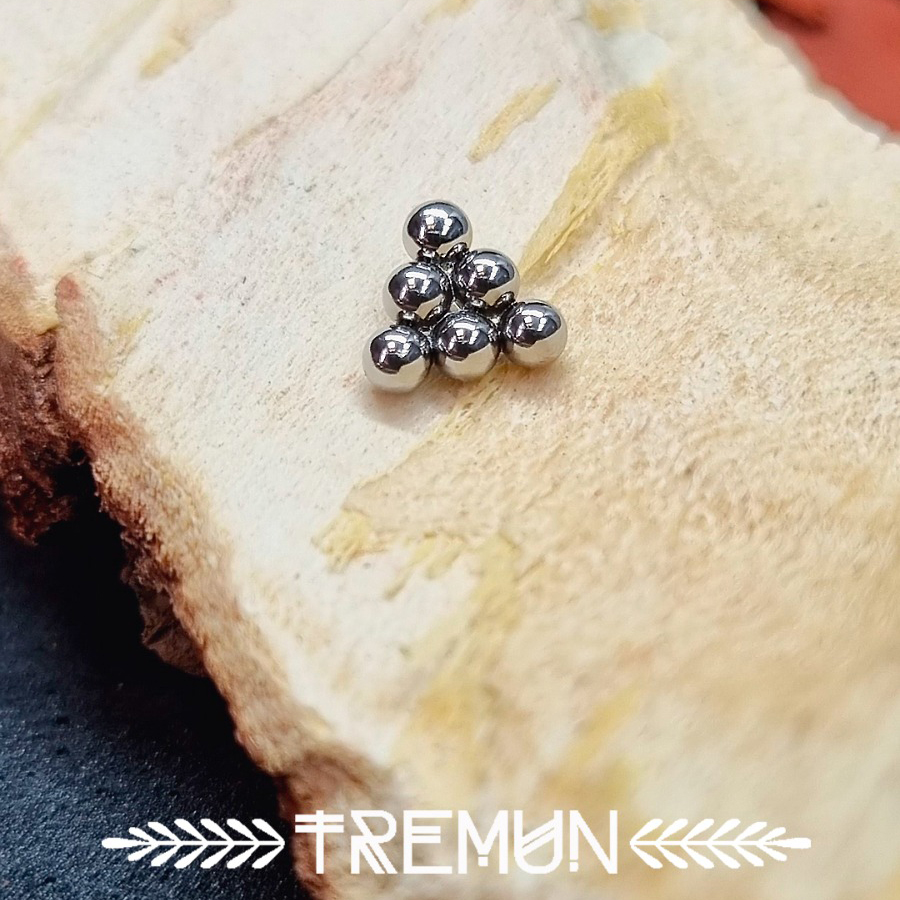 Beaded Pyramid – PiercingMed