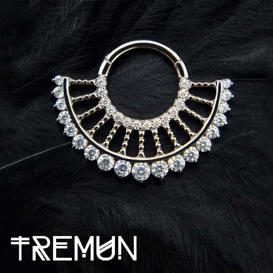 Annie – PiercingMed